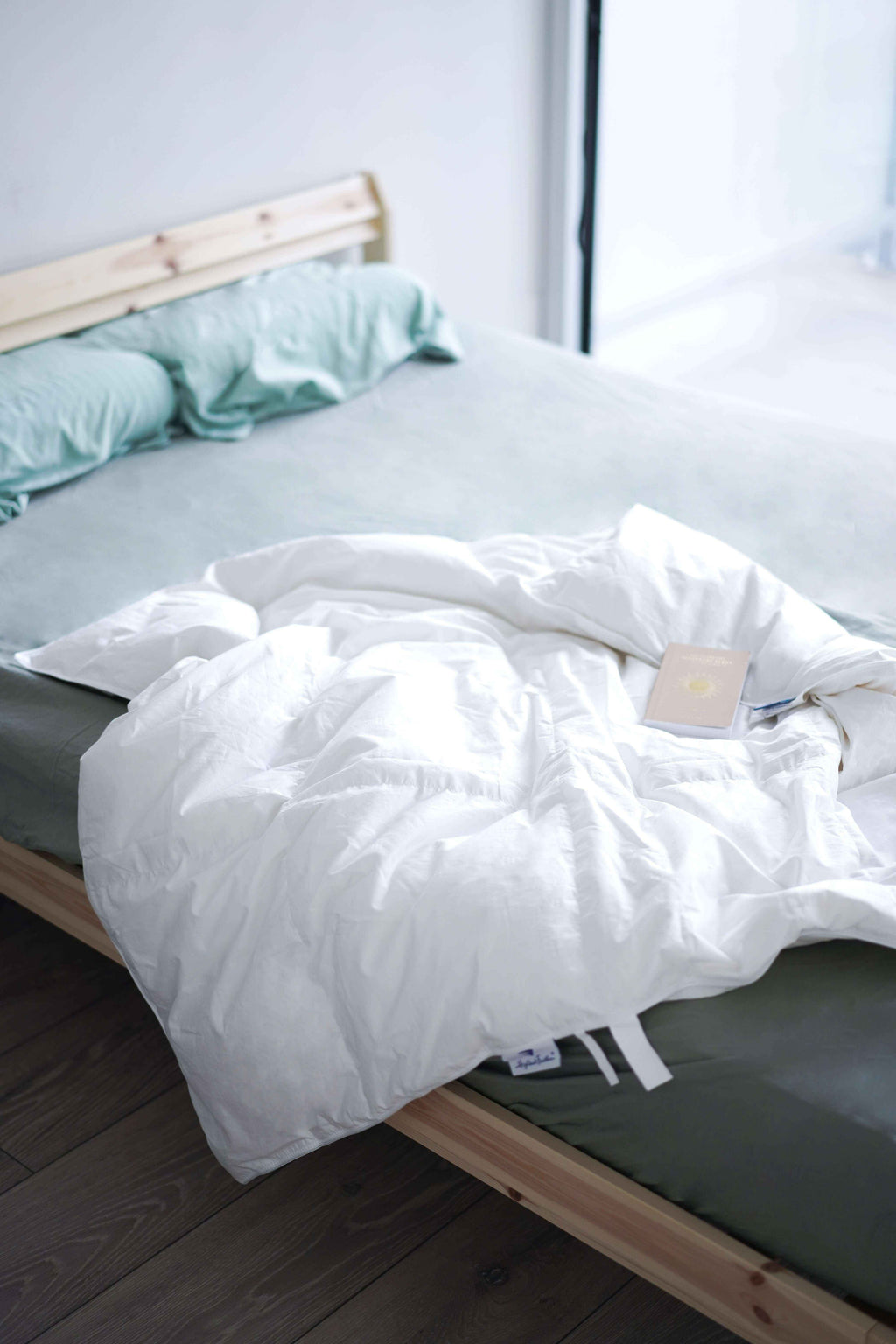 600 Loft White Goose Down Throw – Linens Delight
